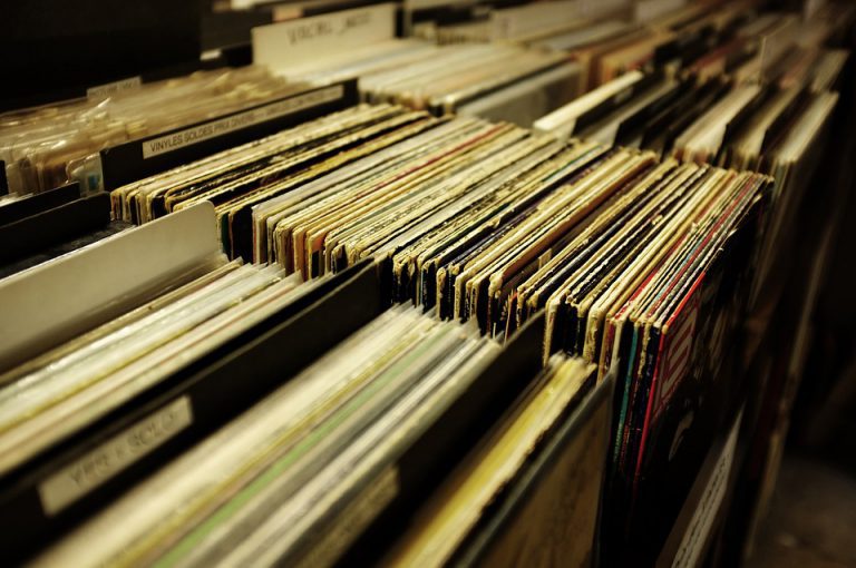 Vinyl History: learn all about the History of the Vinyl